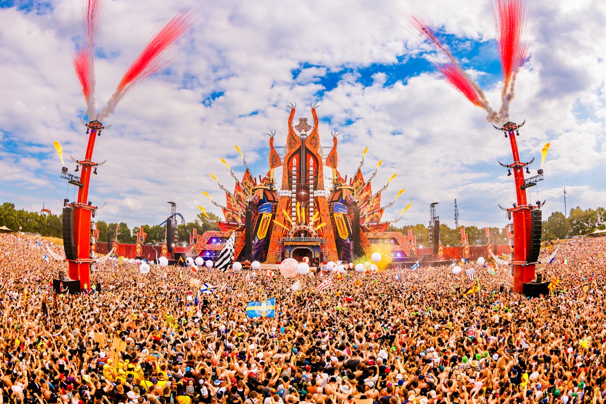 POWER HOUR experience: a premium upgrade & merchandise - Saturday | Q-dance